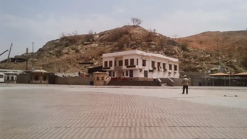 Historical Places in Makkah: Top 8 Holiest Places to Visit with Family